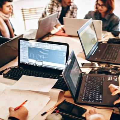 17 Easy Ways to Improve Work Performance and Thrive | Pipefy