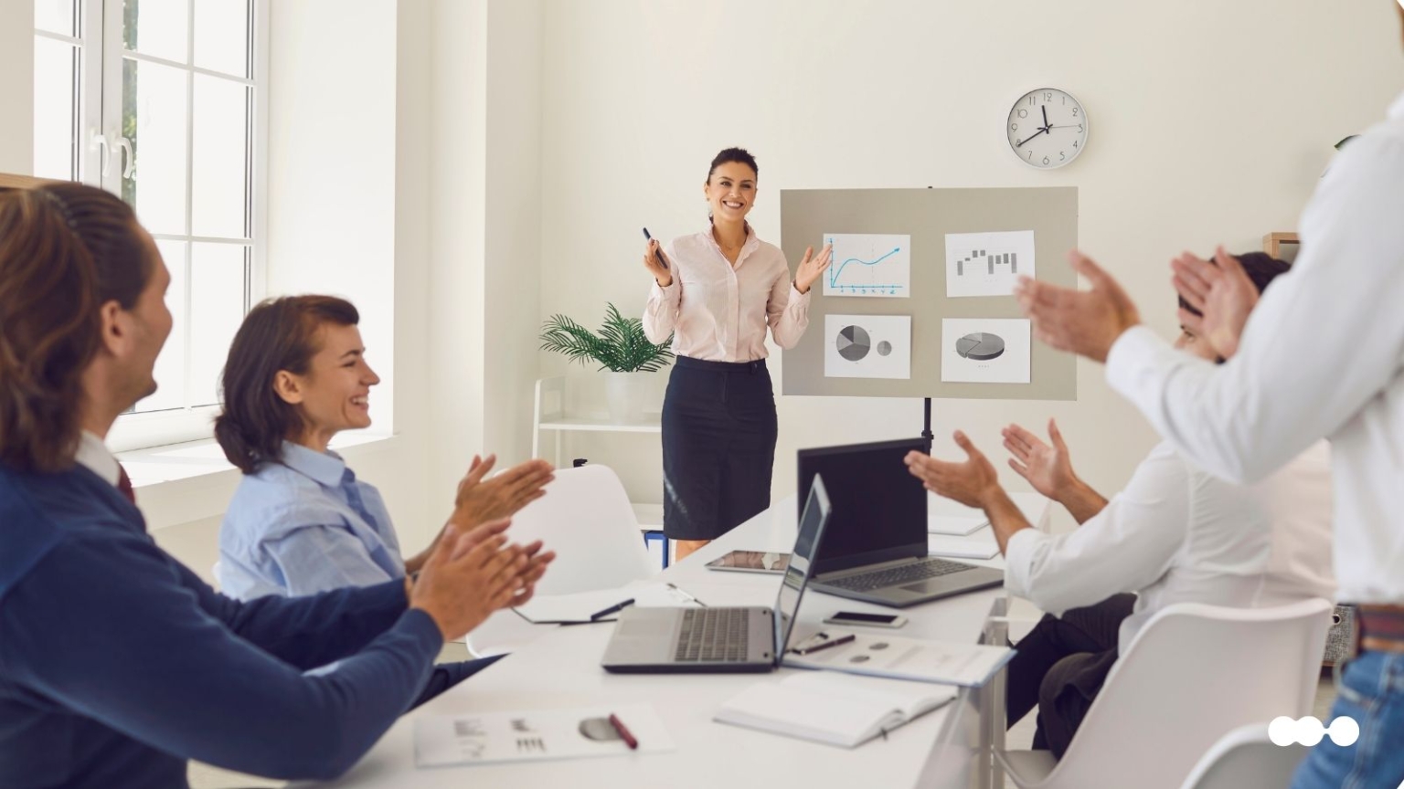 Smart lead routing: intelligence and automation beyond basic CRM | Pipefy